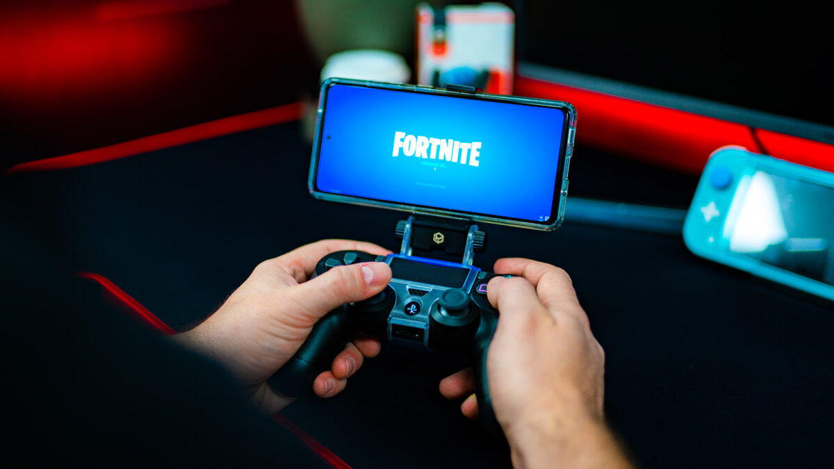 How to Play Fortnite on Your Mobile Device – Powerwave Gaming Accessories